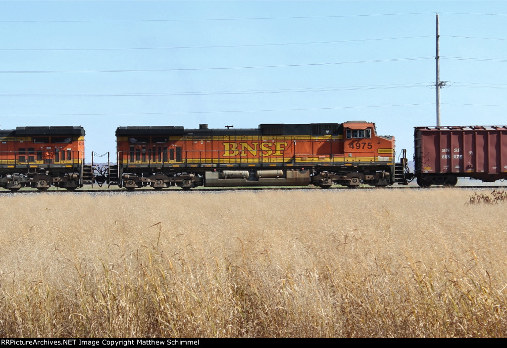 BNSF 4975